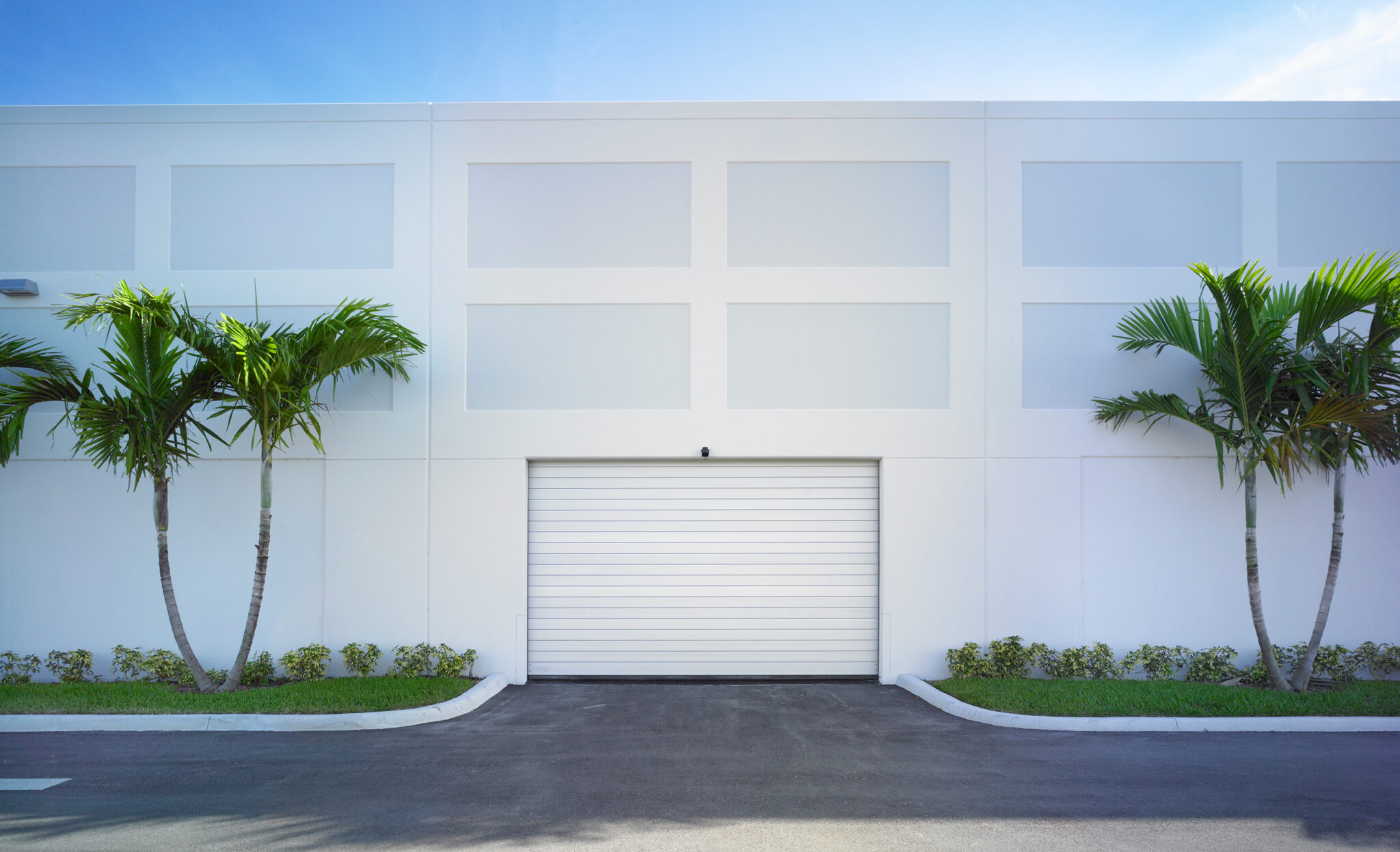 Commercial Wind Load Doors | Hurricane Rated Garage Doors