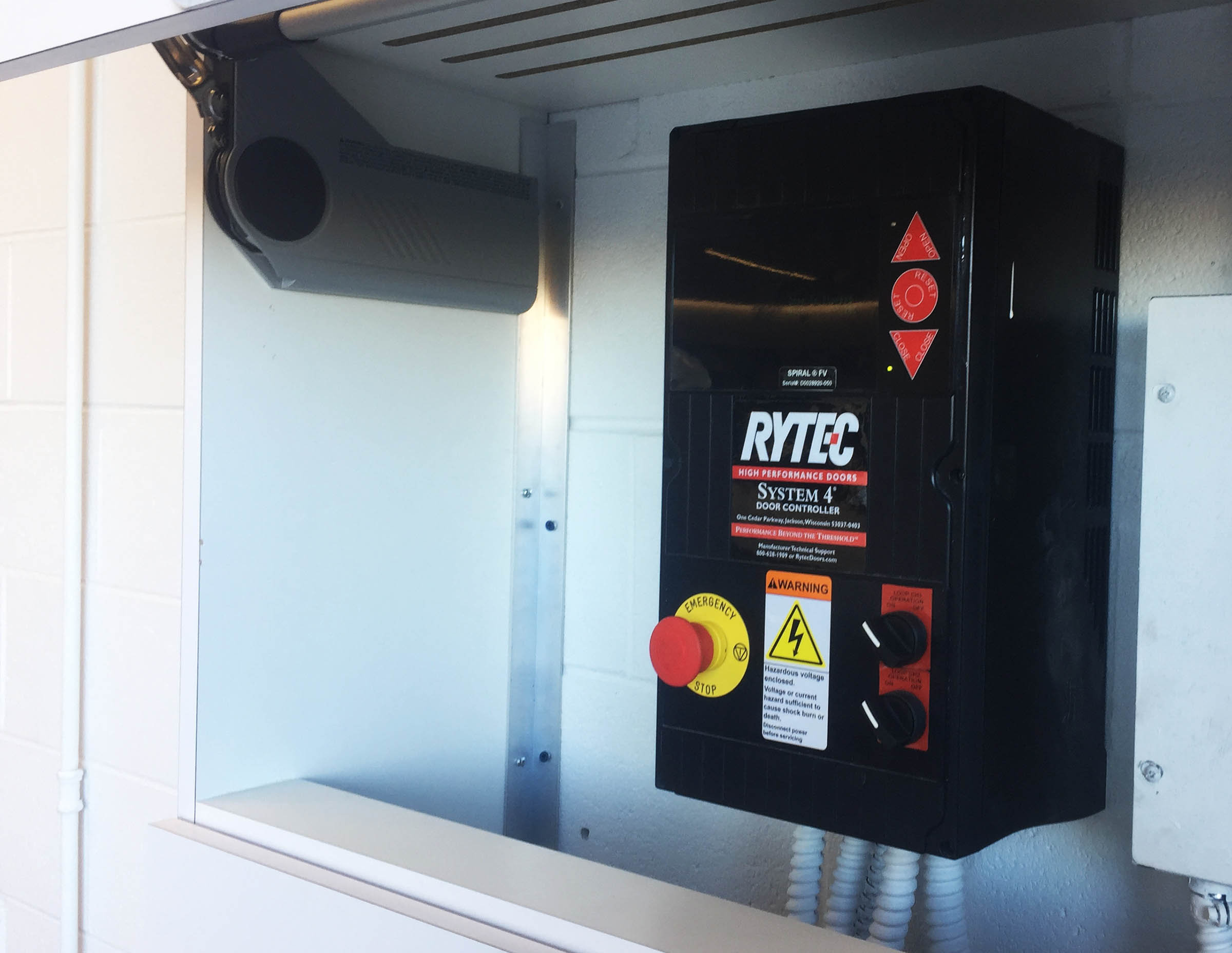 Simplify door operation with the System 4® controller | Rytec